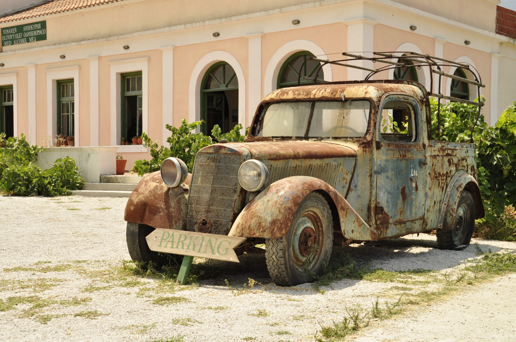 How Can You Find Your Old Car's Value?